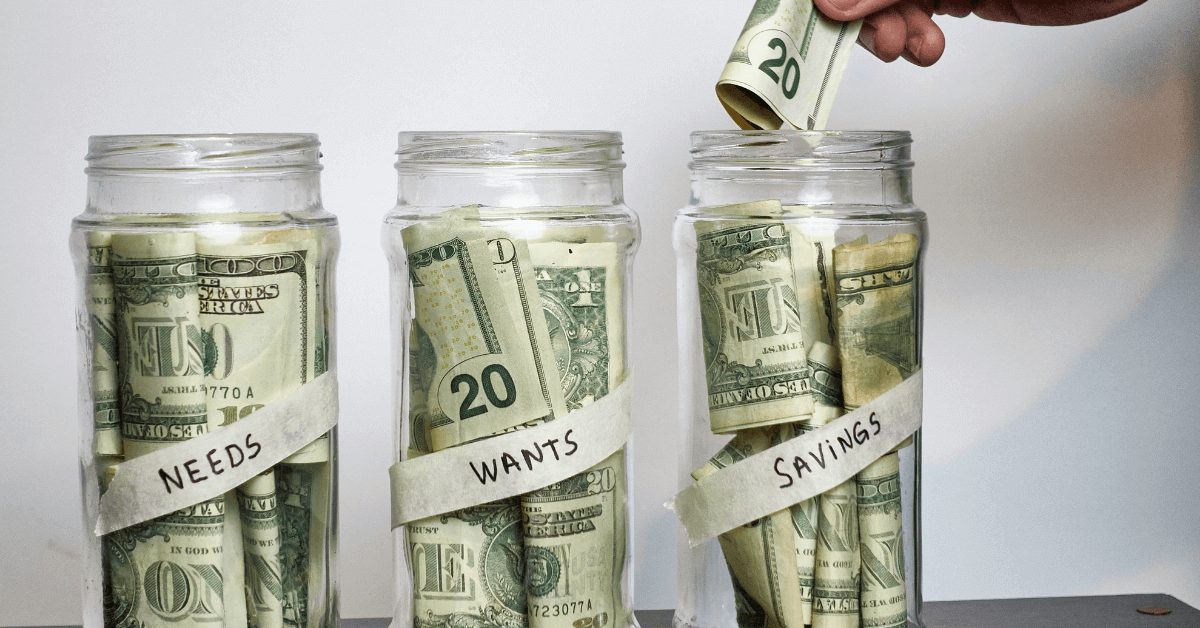 10 Financial Tips for Young Adults | Roundleaf Inc.